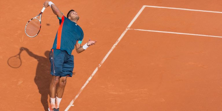 Astuces Pour Maîtriser Le Service Au Tennis
